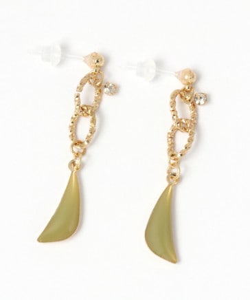 カラーリーフチェーン樹脂ポストピアス | [公式]ラコレ（LAKOLE）通販